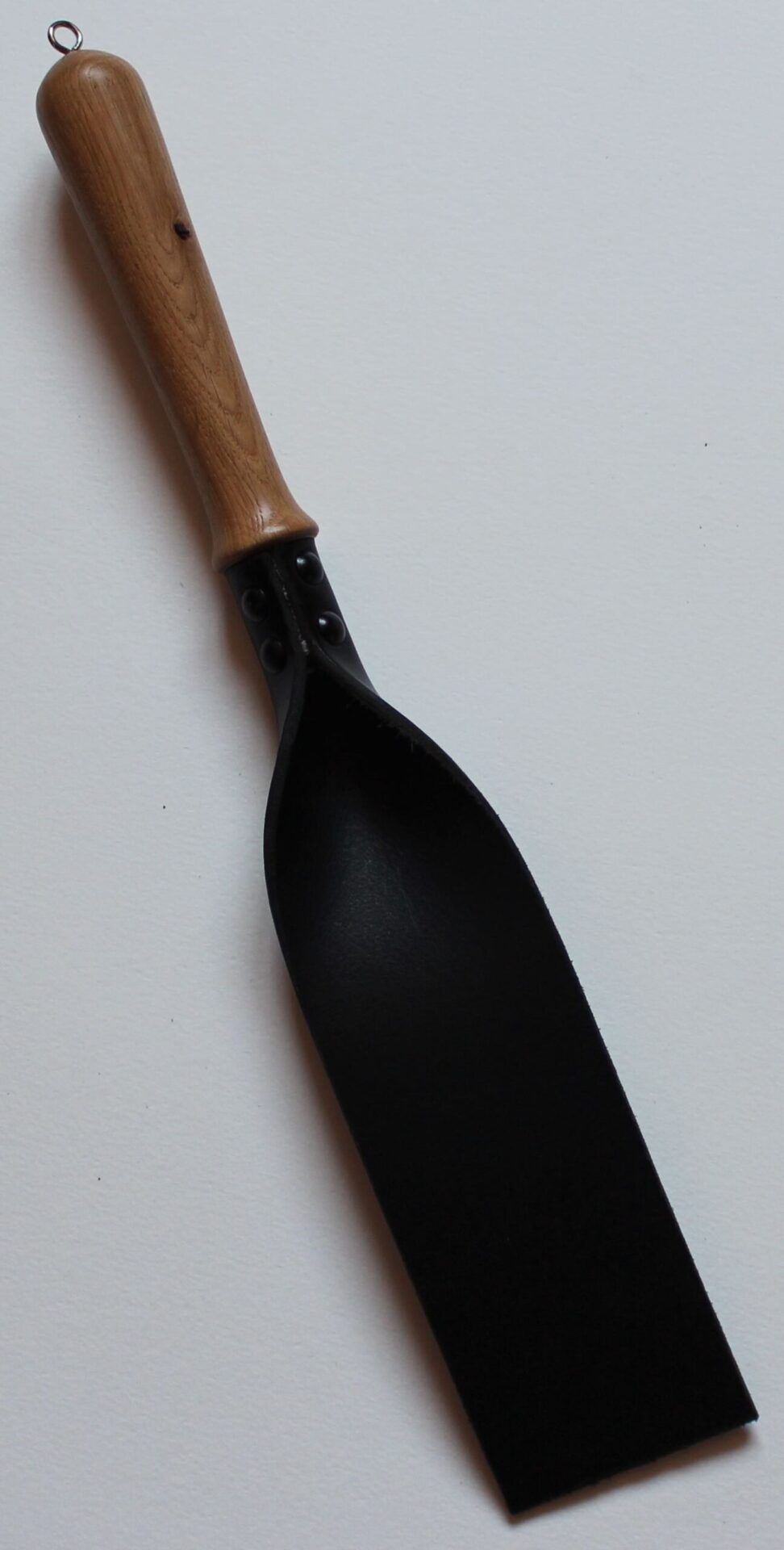 Leather slapper with wood handle - Bondatrix